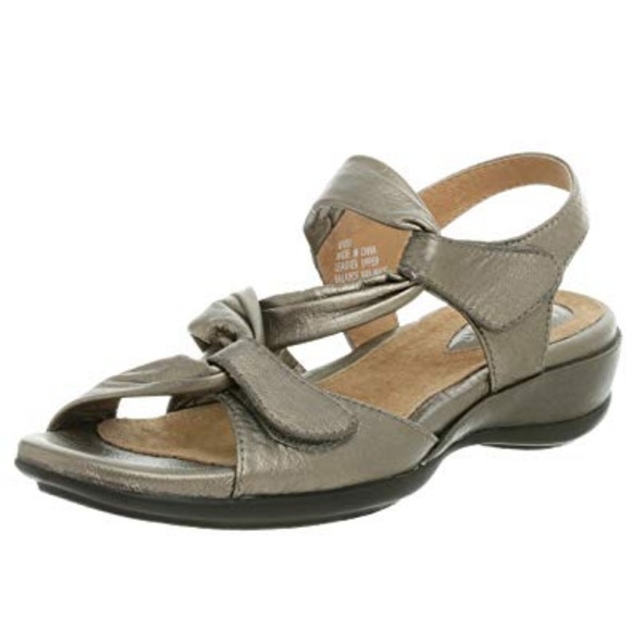 Clarks | Shoes | Clarks Artisan Lucena Metallic Sandal 6 Wide | Poshmark